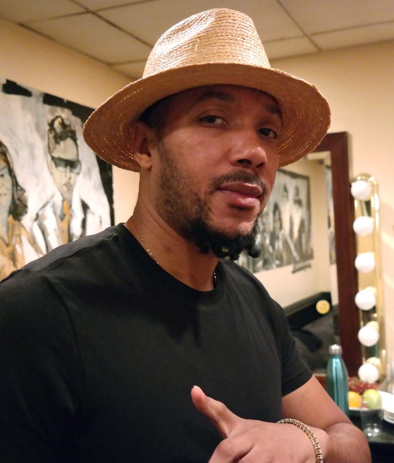 10+ Groovy Photos Of The Ladies Man Lyfe Jennings | Majic 94.5